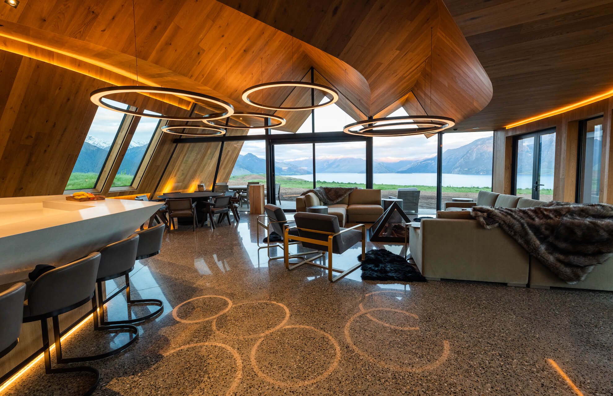 Mt Isthmus | Luxury 4-Bedroom Villa Lake Wānaka, New Zealand - Release ...