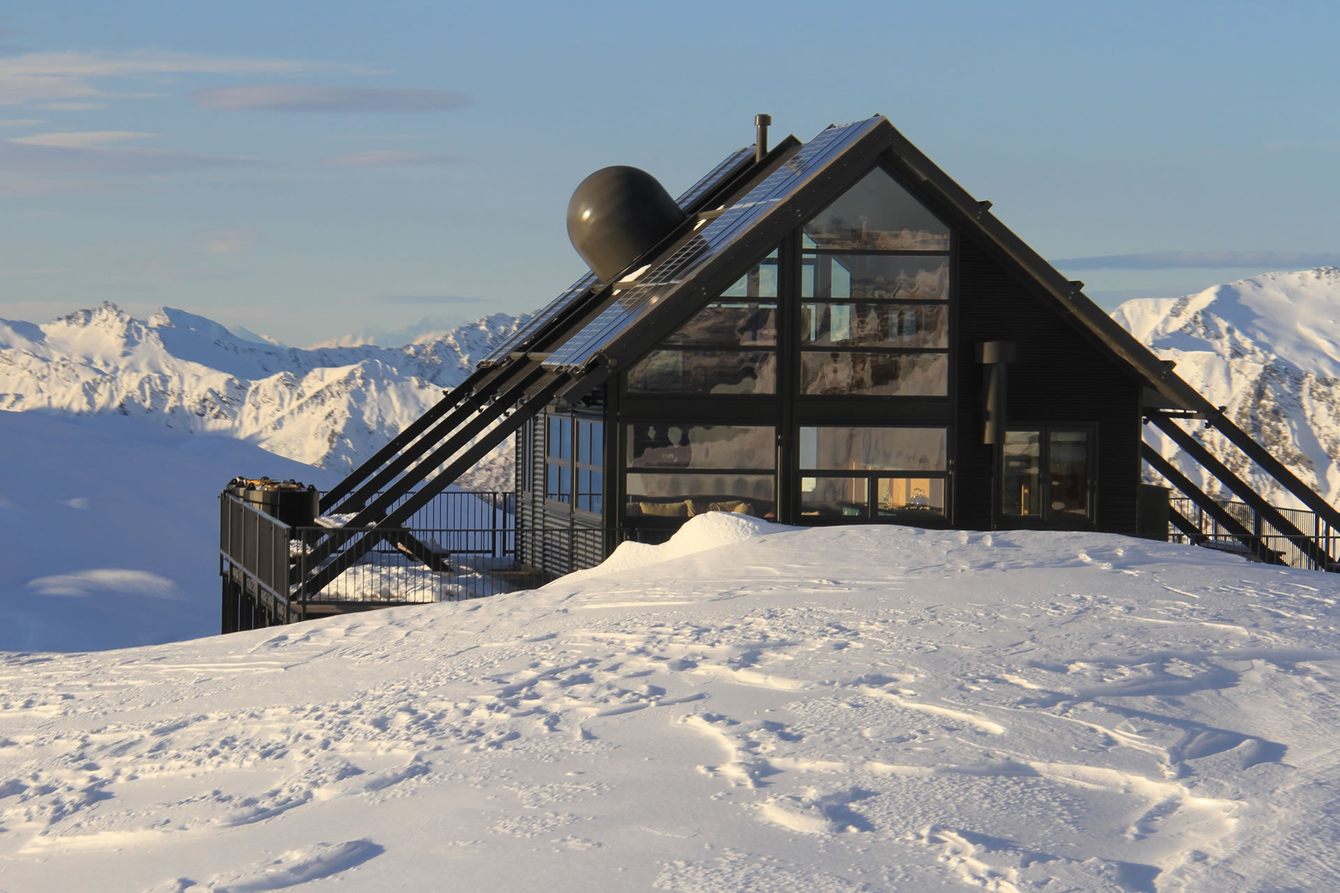 Unique Mountain Top Luxury Holiday Accommodation - Release NZ Wanaka ...
